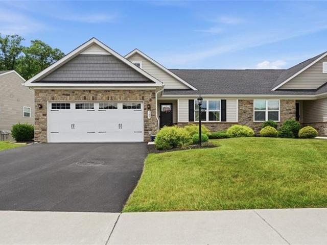 789 Oliver St, Harmony, PA 16037