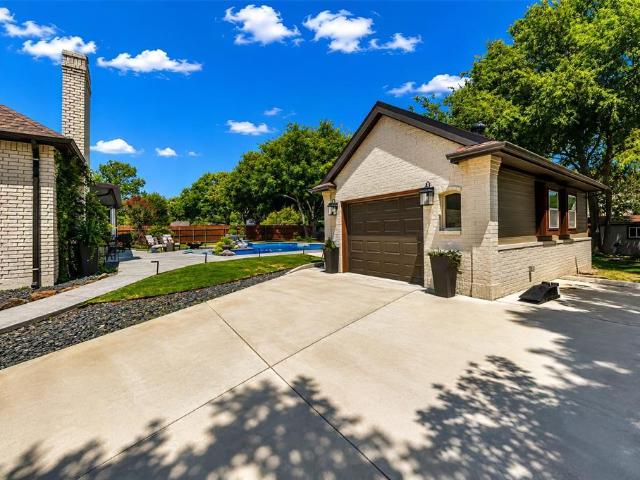 789 Tall Oak Lane