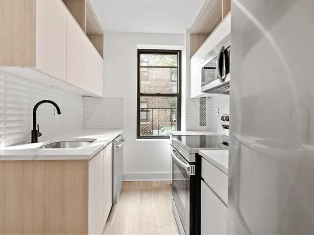 78 86 Thayer Street, New York, NY