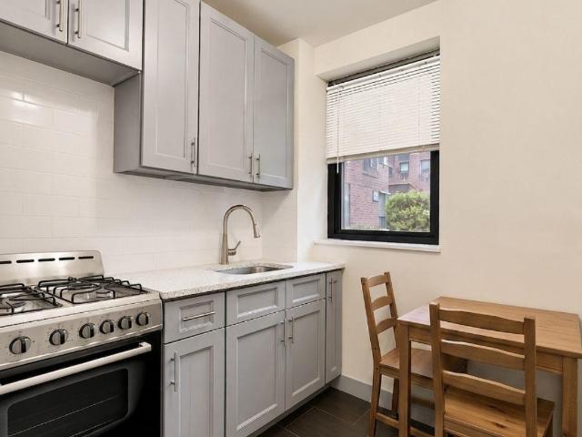 78 10 34th Avenue 1H