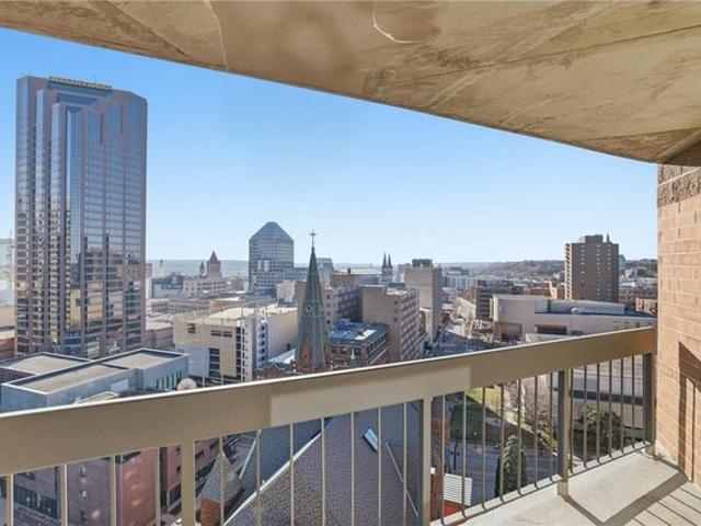 78 10th St E Unit 1802, Saint Paul, MN 55101
