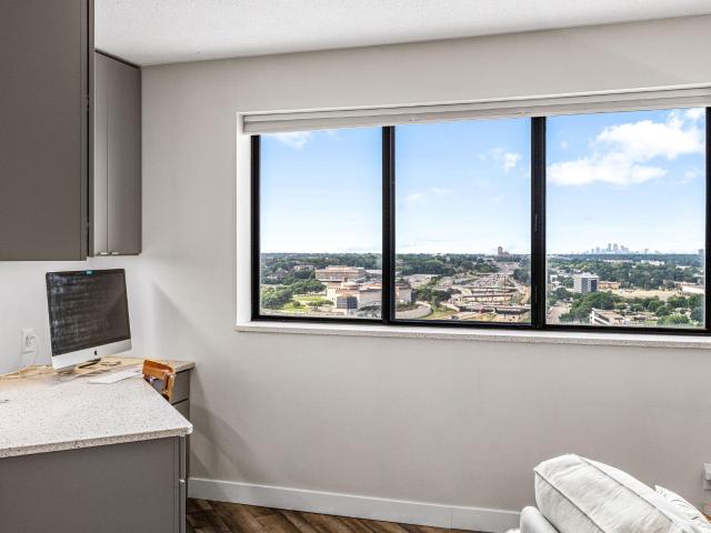 78 10th Street E # 2910