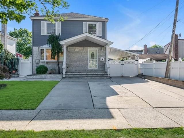 78 14 st, New Hyde Park, NY 11040