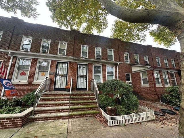 78 36 75th St, Glendale, NY 11385