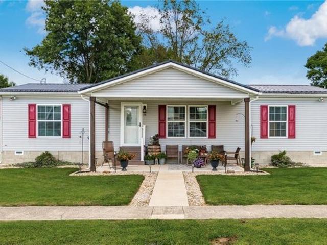 78 W 4th St, Frazeysburg, OH 43822