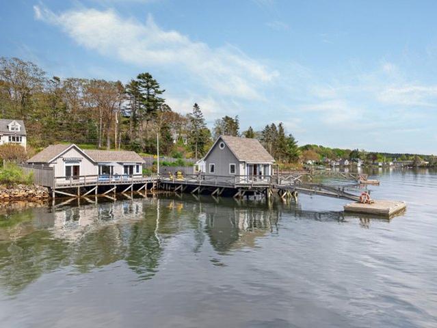 78 West St, Boothbay Harbor, ME 04538