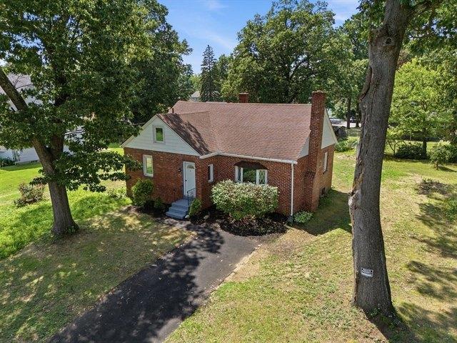 78 Wollaston St, Springfield, MA 01119