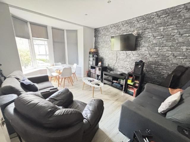 78 Ash Road, Leeds, LS6 3EZ