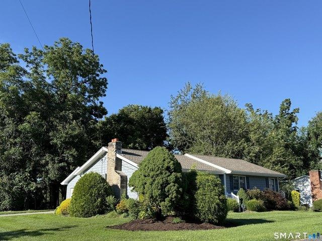 78 Arrowhead Rd, Brookfield, CT 06804