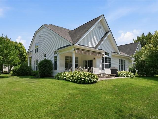 78 Ballad Ct, Eastport, NY 11941