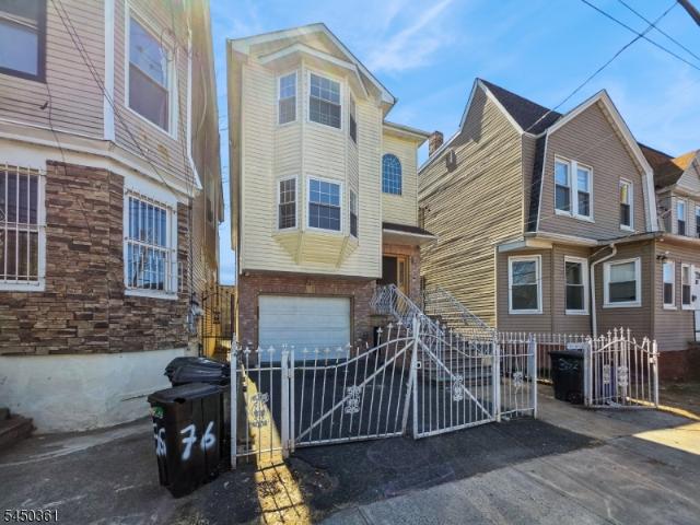 78 Beverly St