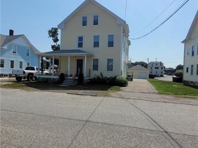 78 Blackburn St, Warwick, RI 02886