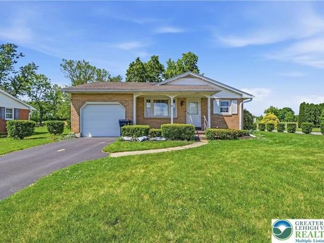 78 Colonial Rd, Hanover Township, PA 18109