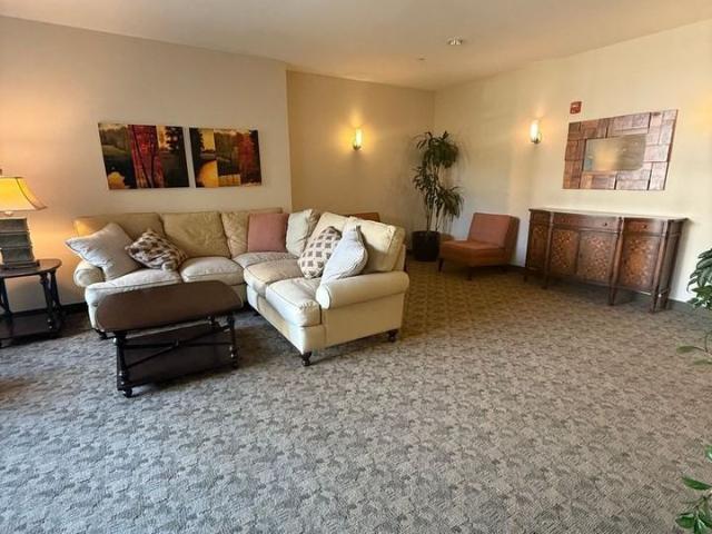 78 Eastwood Housing, LLC d/b/a Stonewood 2 Bedroom Apartment for Rent at 78 Eastwood Dr, South Burlington, VT 05403 South Burlington South