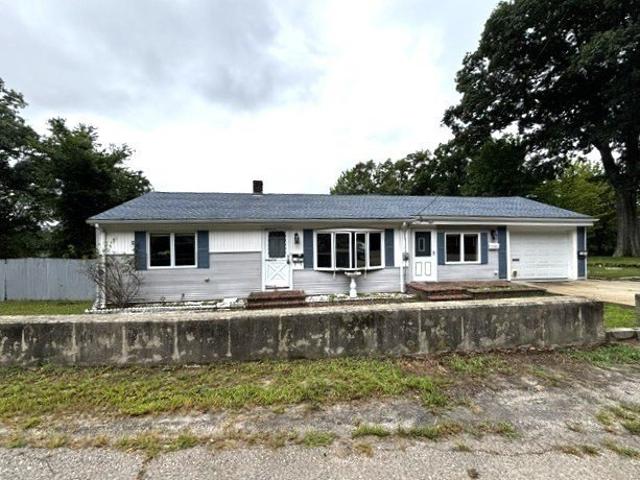 78 Edgewater Dr, Blackstone, MA 01504