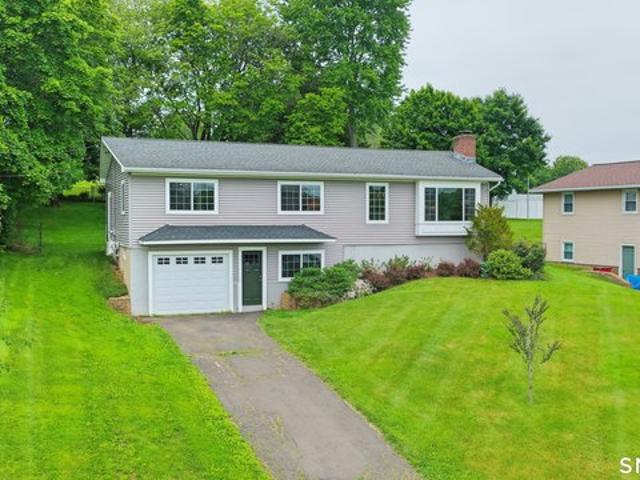 78 Farm Hill Rd, Meriden, CT 06451
