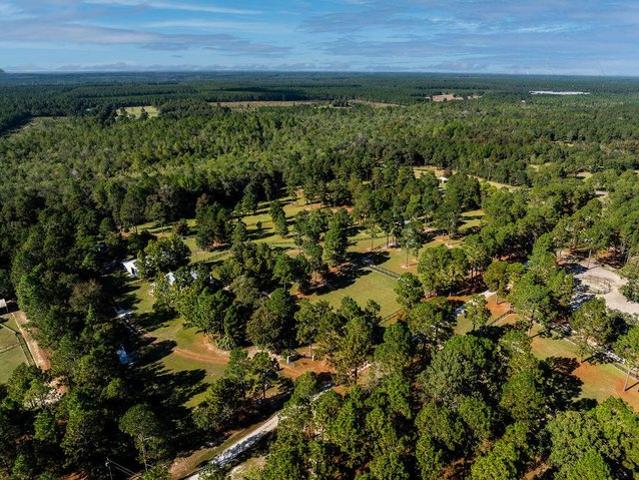 78 Foxwood Ln, Camden, SC 29020