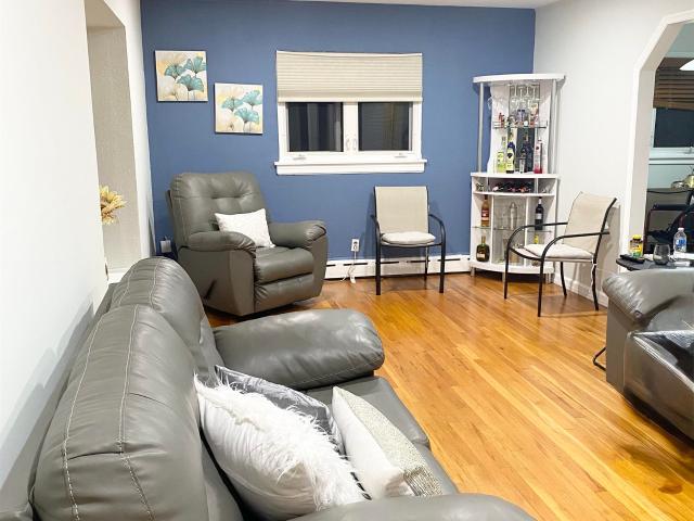 78 Garibaldi Ave
