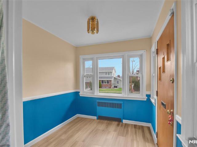 78 Hastings Avenue