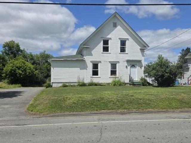 78 Hines St, Washburn, ME 04786