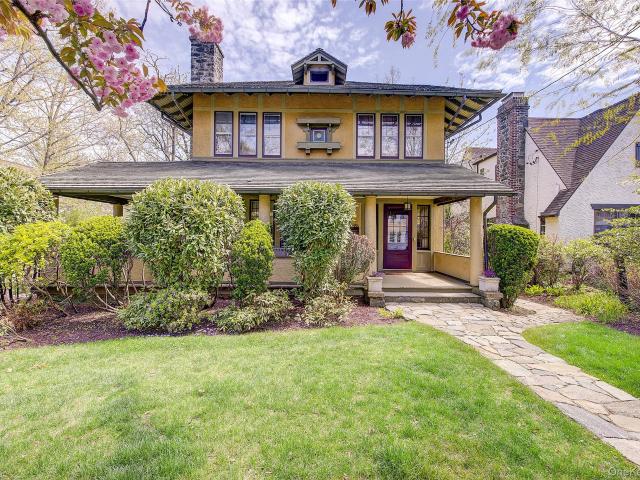 78 Hickory Grove Dr W, Larchmont, NY 10538 | MLS #980702 | Compass