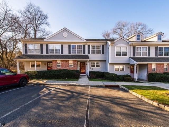 78 Hickory Way, Mount Arlington, NJ 07856