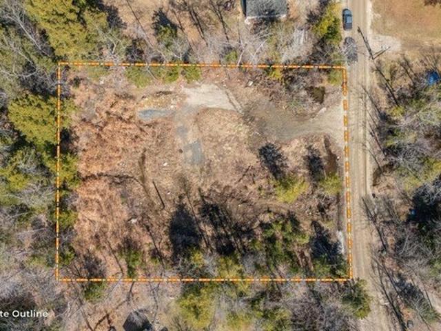 78 Lakeside Dr, Windham, ME 04062