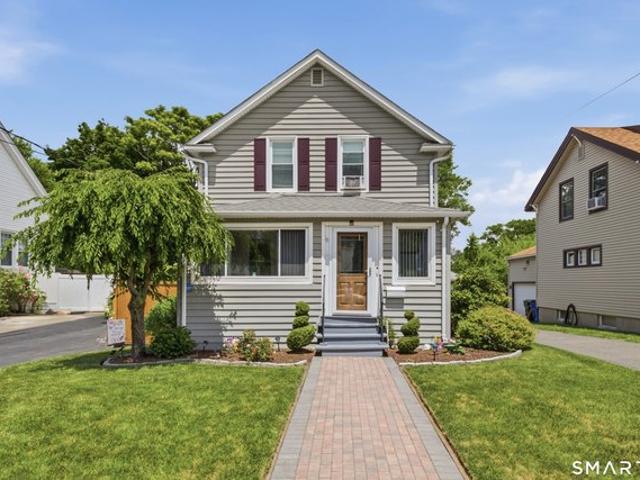 78 Levesque Ave, West Hartford, CT 06110