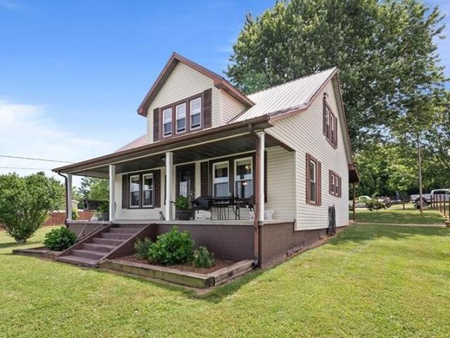 78 Oak Grove Rd, Hillsville, VA 24343