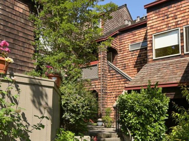 78 Peter Coutts Cir, Stanford, CA 94305