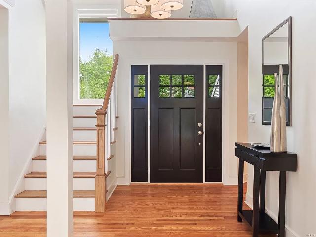 78 Pin Oak Ln, Wilton, CT