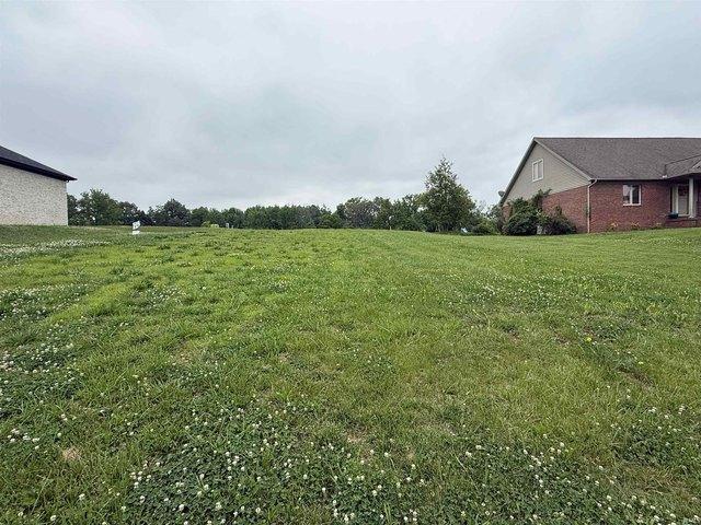 78 Quail Crossing Dr, Boonville, IN 47601