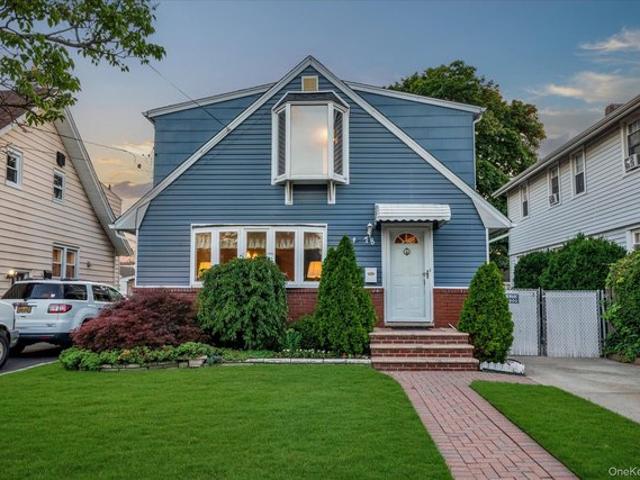 78 Rockaway Pkwy, Valley Stream, NY 11580