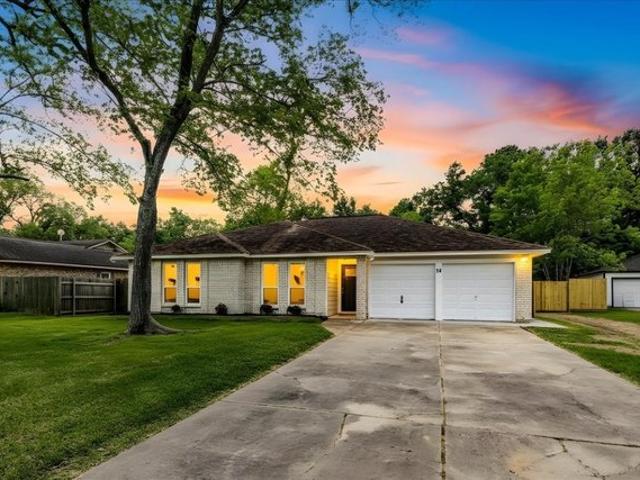 78 Shady Oak Ct, Alvin, TX 77511