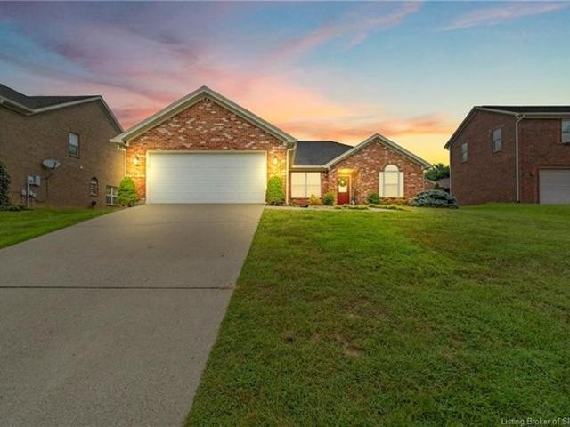 7904 Hollowview Dr, Sellersburg, IN 47172
