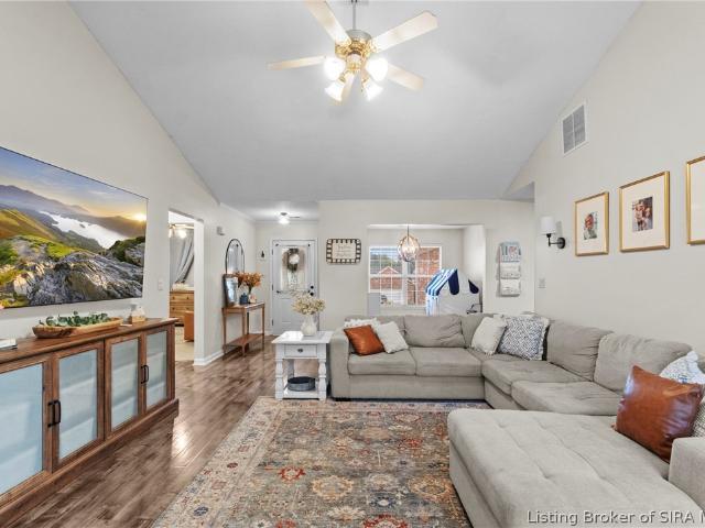 7904 Hollowview Drive