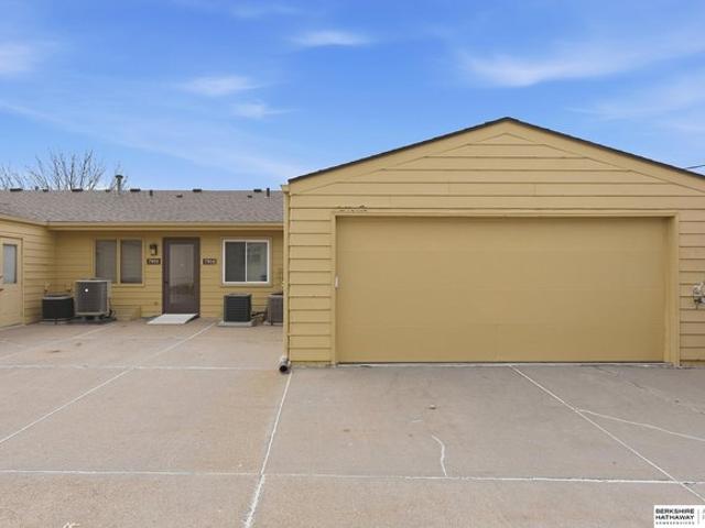 7904 Park Dr, Ralston, NE 68127