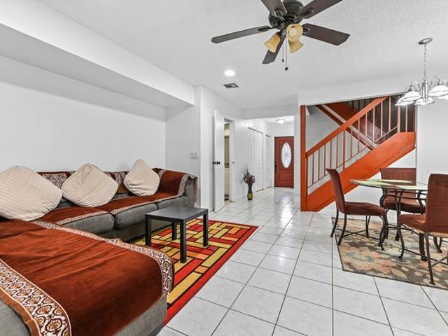 7904 SW 8th St, North Lauderdale, FL 33068