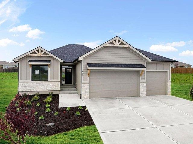 7904 SE Hoot Owl St, Blue Springs, MO 64014