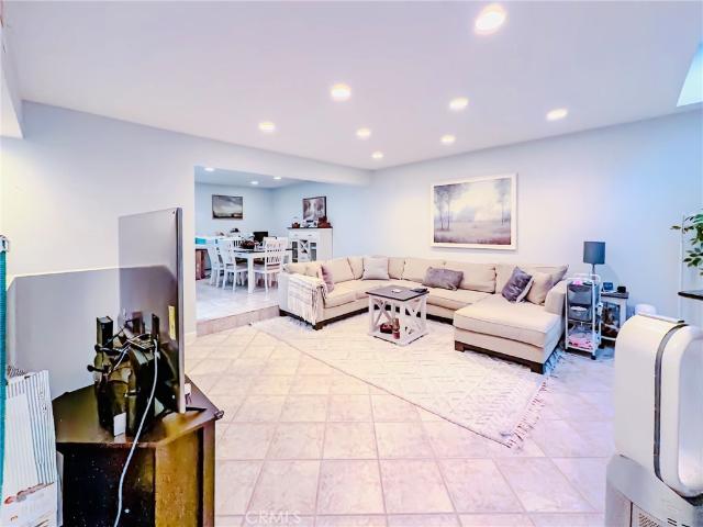 7904 Topanga Canyon Blvd, Unit 3, Canoga Park, CA 91304 | MLS #SR26048