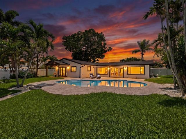 7905 9th Ave S, St. Petersburg, FL 33707 | MLS #A12030