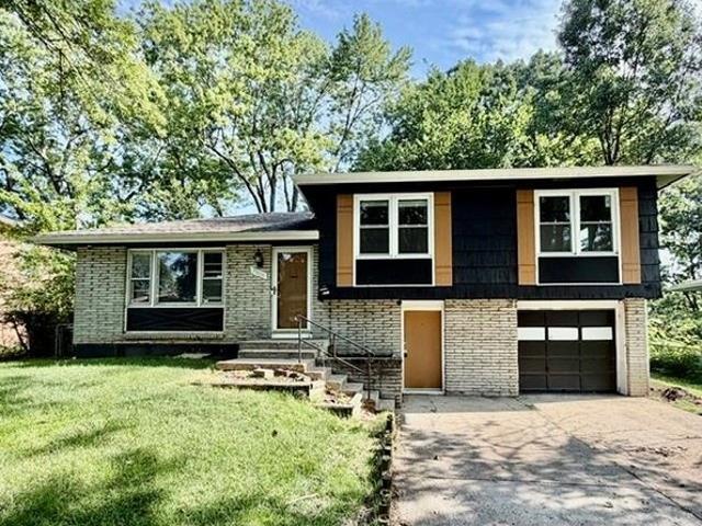 7906 E 93rd St, Kansas City, MO 64138