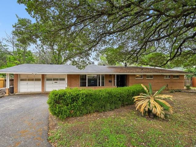7906 Robin Rest Dr, San Antonio, TX 78209
