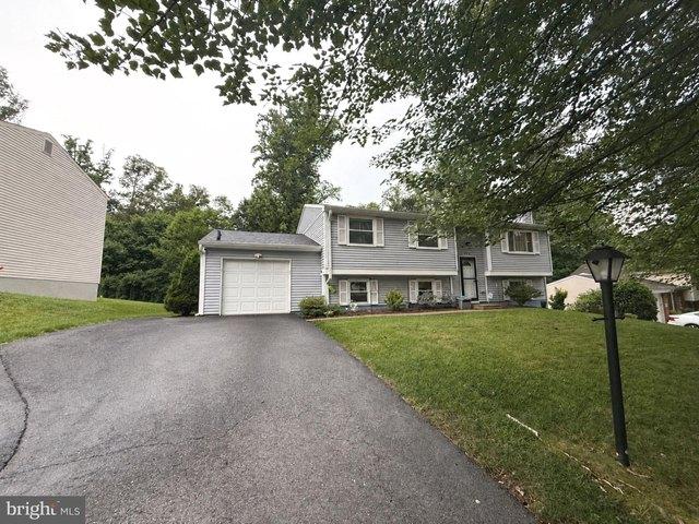 7907 Cliff Rock Ct, Springfield, VA 22153