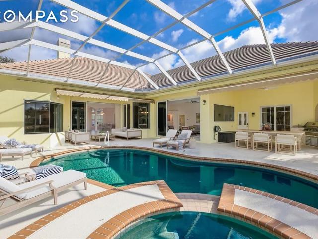7908 Warwick Gardens Ln, University Park, FL