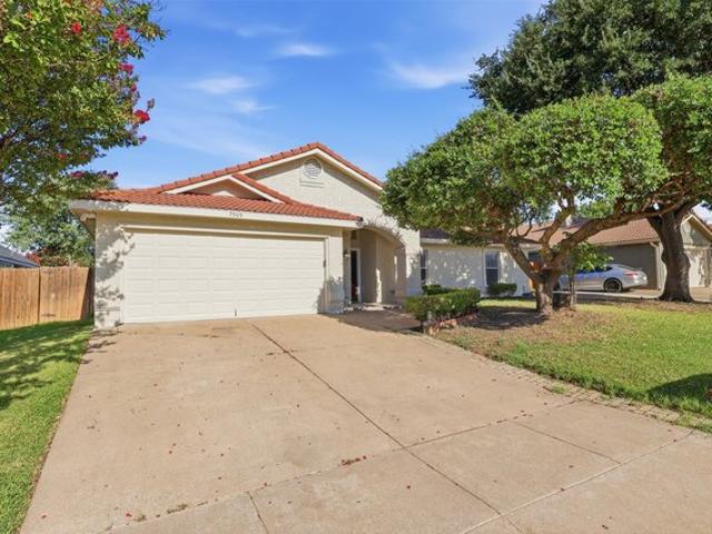 7909 Hayfield Ct, Fort Worth, TX 76137
