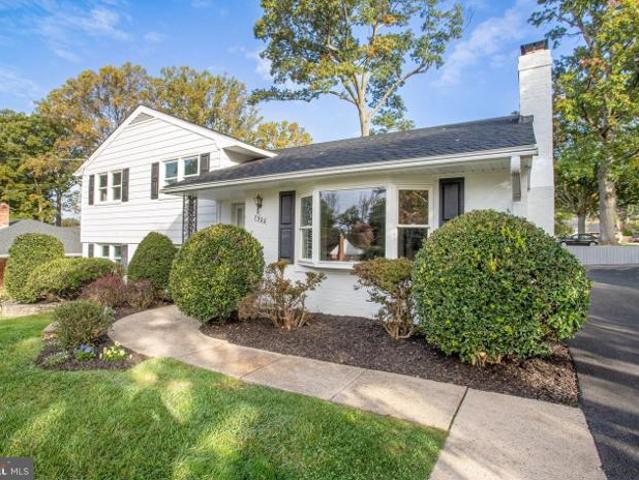 7900 Gosport Ln, Springfield, VA 22151