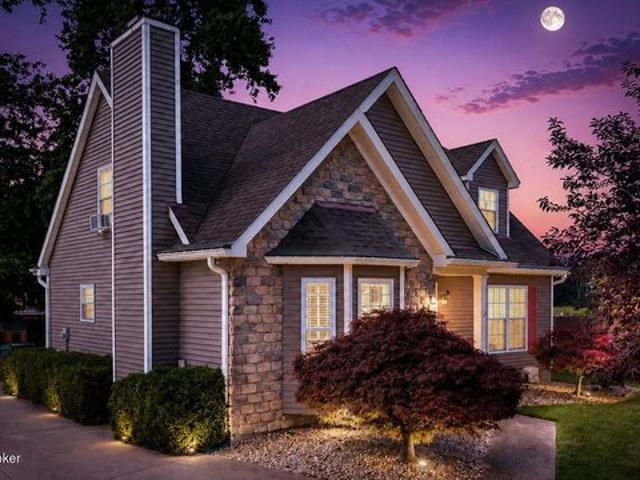 7900 Laura Jean Ct, Louisville, KY 40291