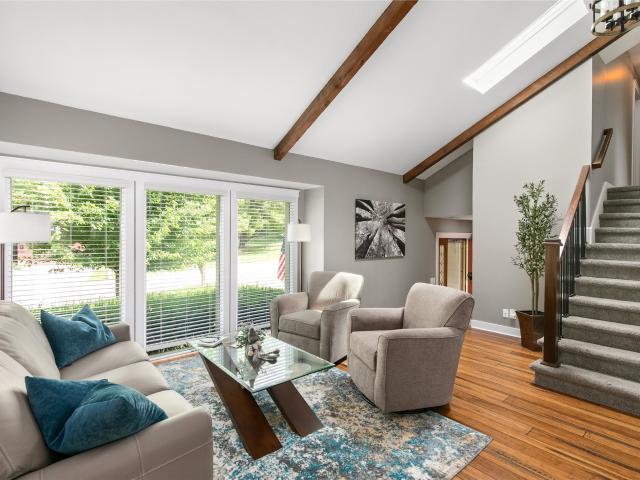 7900 Roseland Drive