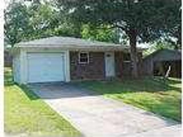 7901 N Claremont Ave, She